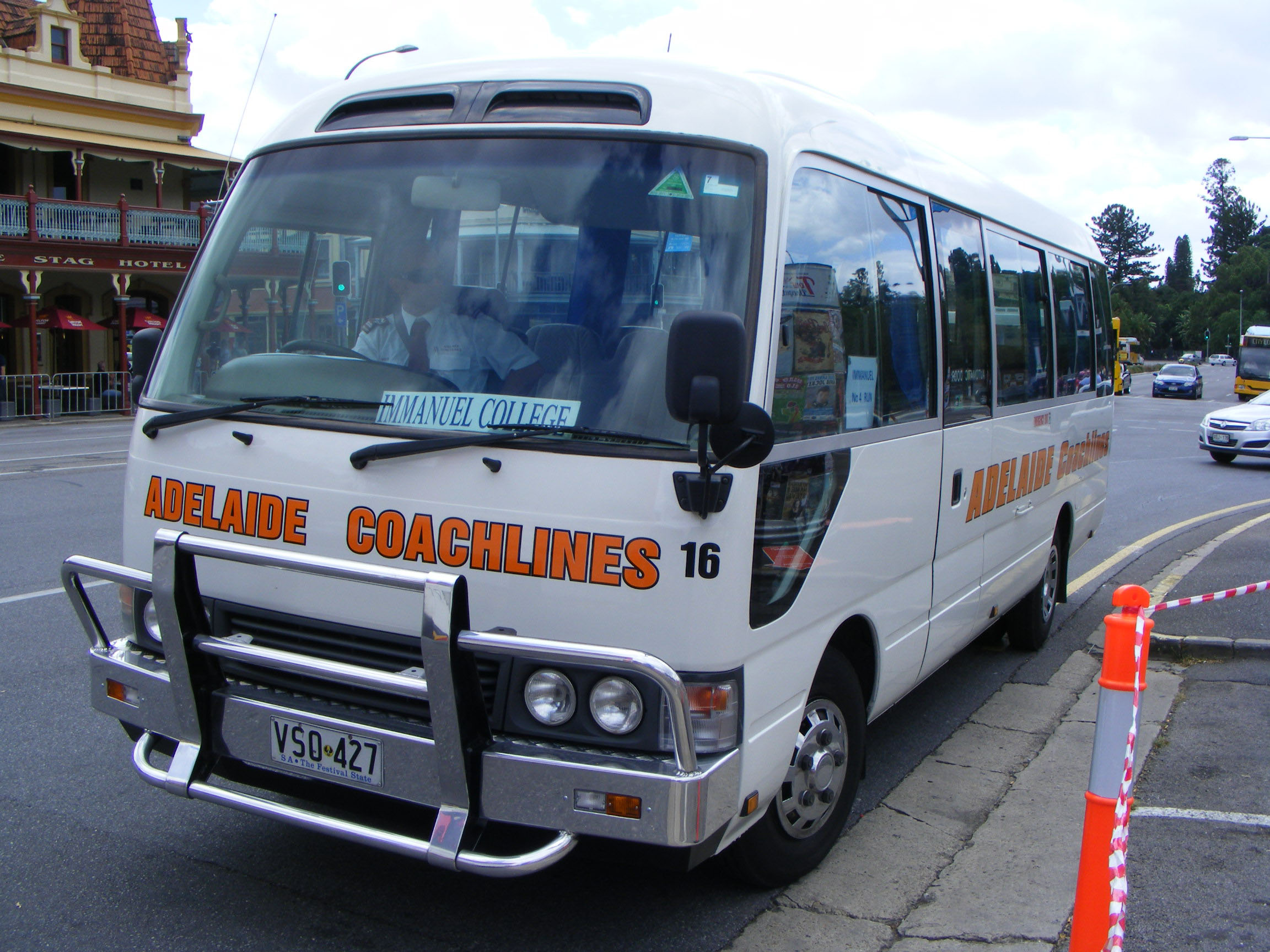 Adelaide Coachlines | australia.SHOWBUS.com BUS & COACH IMAGE GALLERY