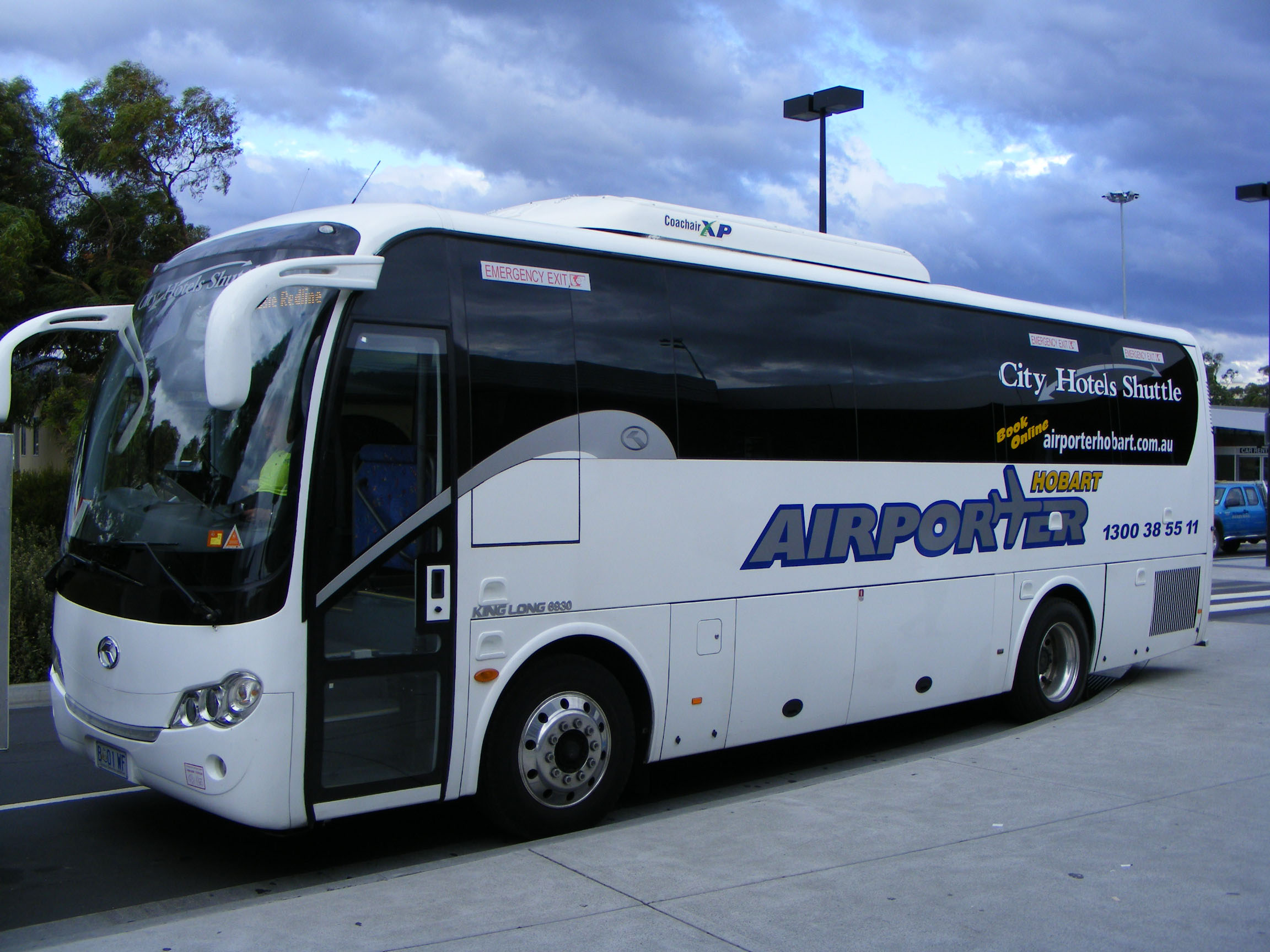 Tasmanian Redline Coaches | australia.SHOWBUS.com BUS IMAGE GALLERY
