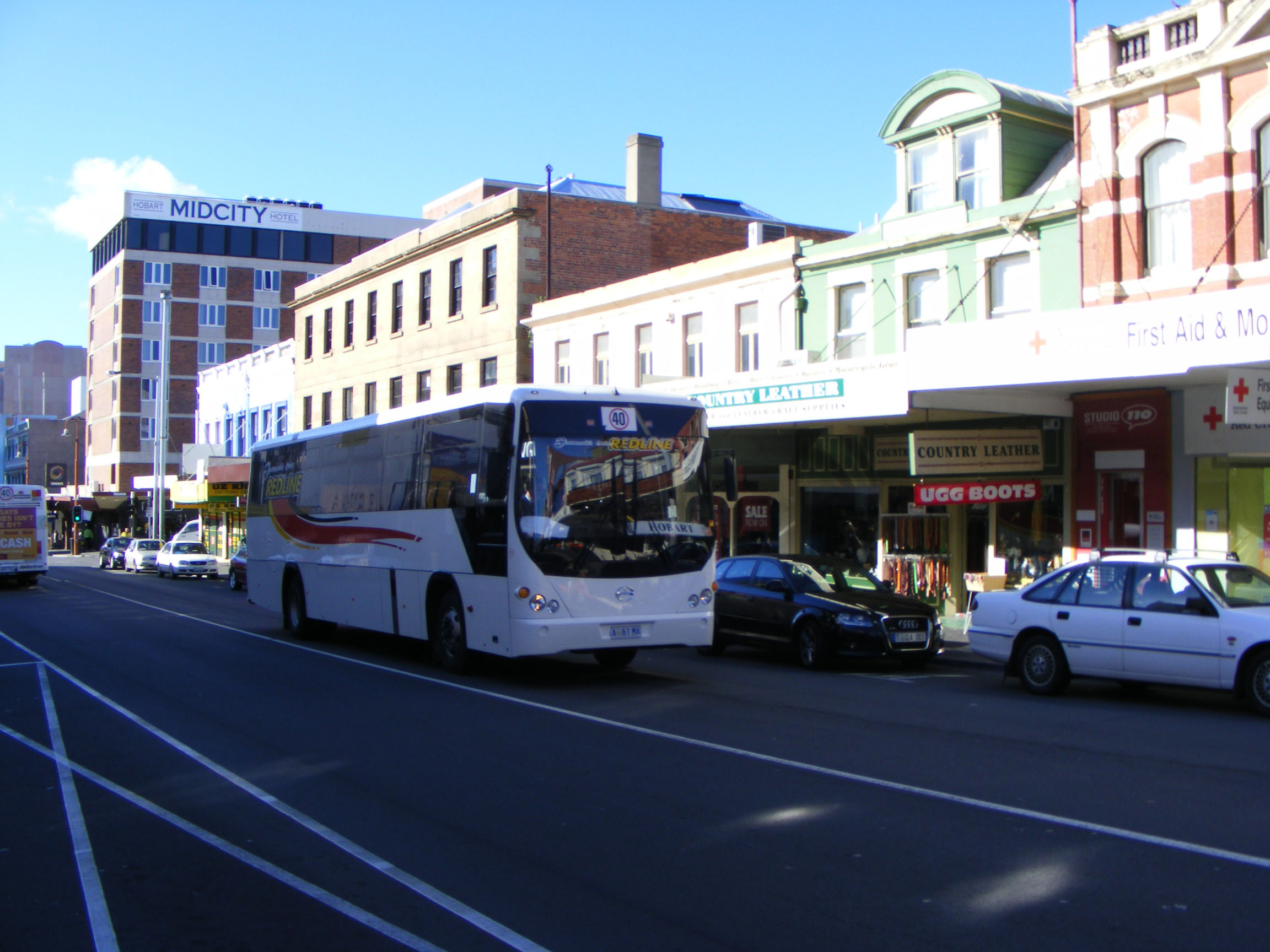 Tasmanian Redline Coaches | australia.SHOWBUS.com BUS IMAGE GALLERY