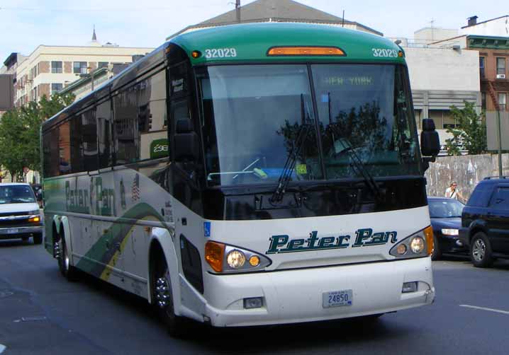 Peter Pan Bus Lines | SHOWBUS INTERNATIONAL BUS & COACH IMAGE GALLERY | USA